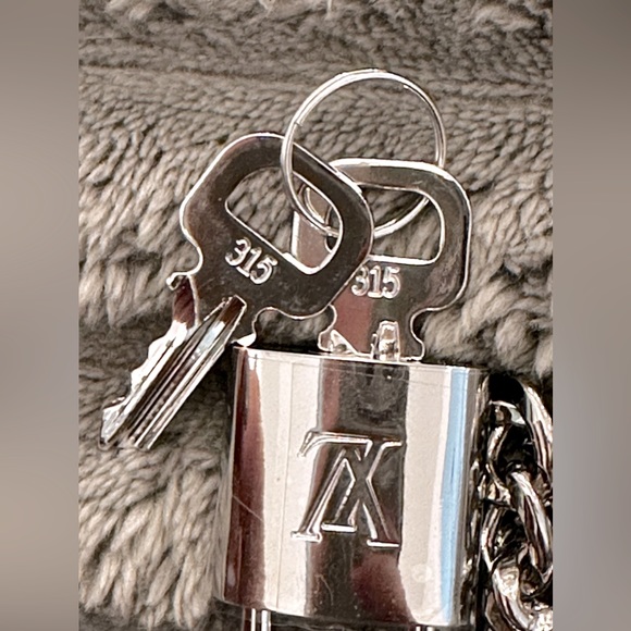 Louis Vuitton | Accessories | Rare Silver Louis Vuitton Lock And 2 Keys ...